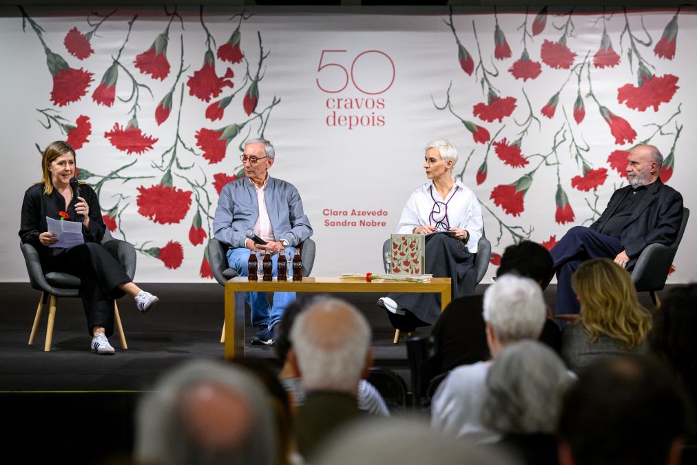 "50 Cravos Depois - Guia pela Lisboa de Abril" - Estórias Magazine